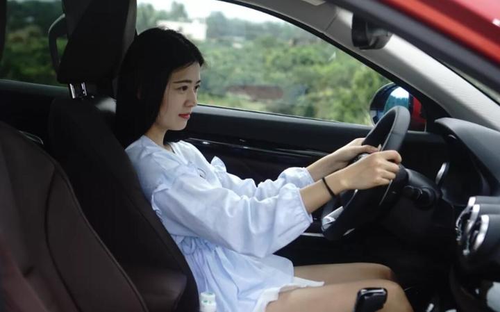 试过VV6， VV5和VV7车主估计要哭 - 知乎