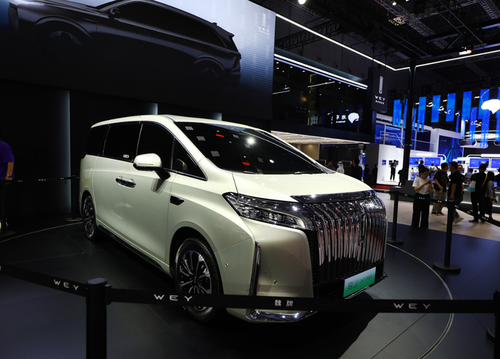 33.58万起不算贵，长城首款MPV实车进店，全系四驱质感豪华 - 知乎