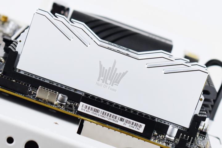 影驰HOF EXTREME DDR4 3600 16G内存套装开箱试玩：可玩性与颜值并重 - 知乎