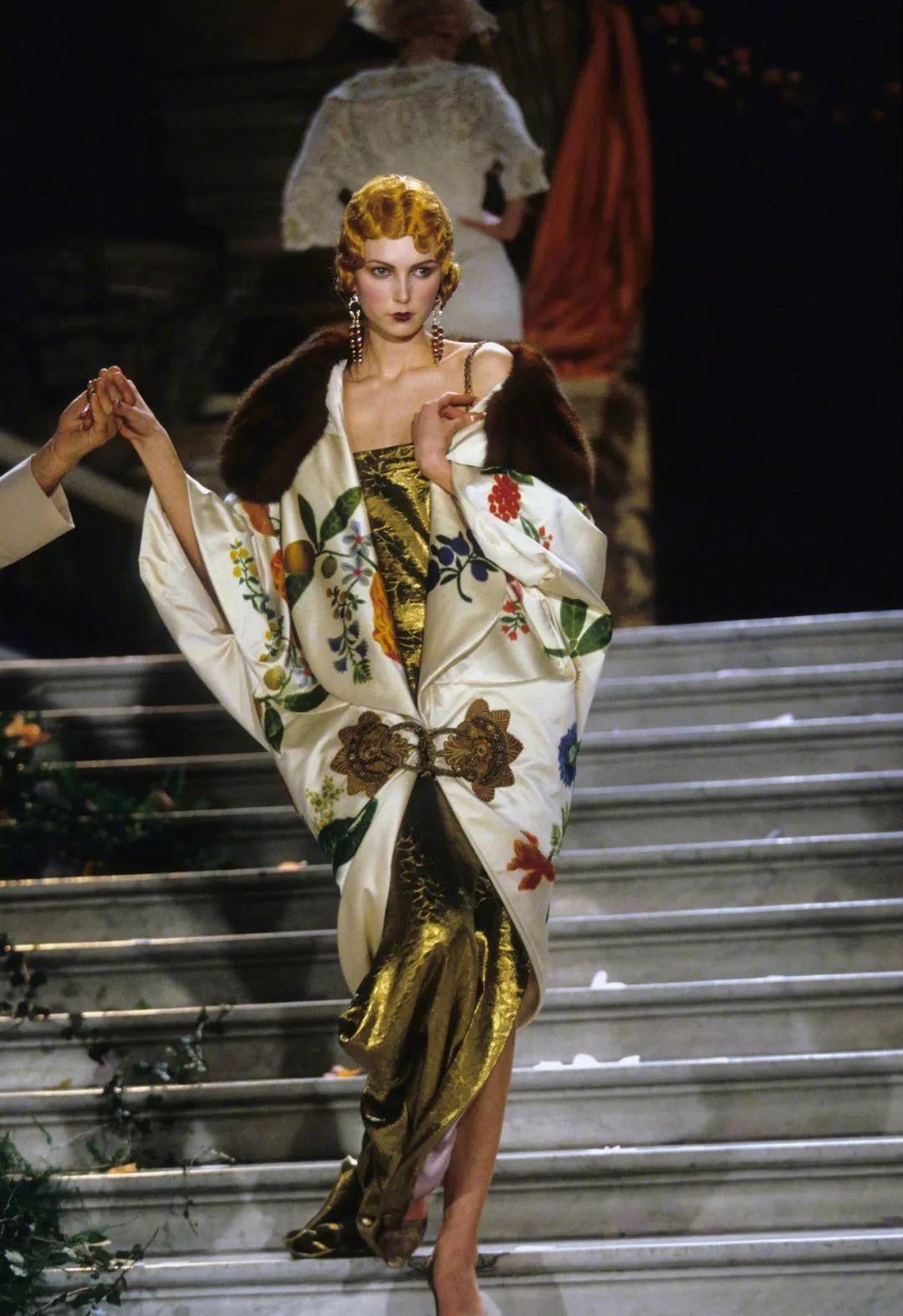 如何评价 John Galliano 在 Dior 时期的作品？ - 知乎