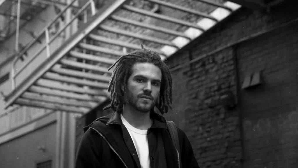 传统还是未来？FKJ：我全都要 - 知乎