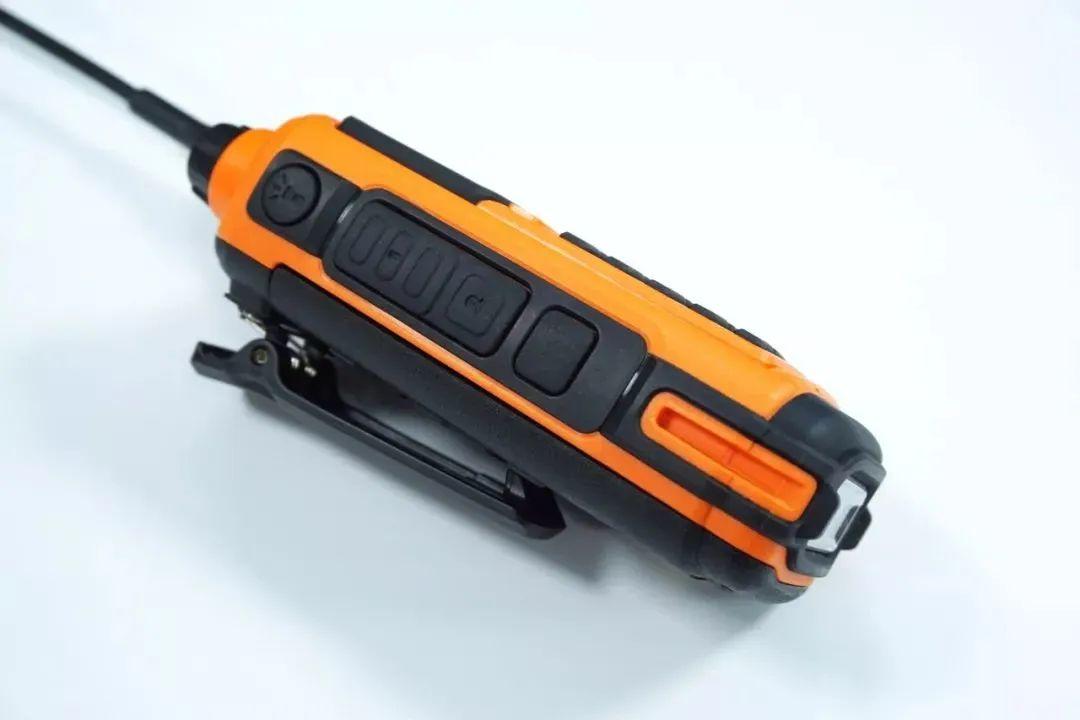 森海克斯SHX-8800，这是一部专业的运动对讲机 - 知乎