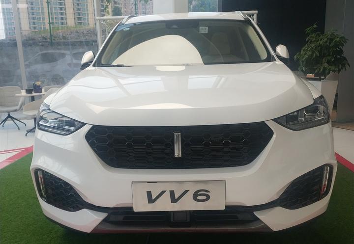 VV6新车抢拍：看车的都喜欢拿它跟领克对比，戏称精装H6 - 知乎