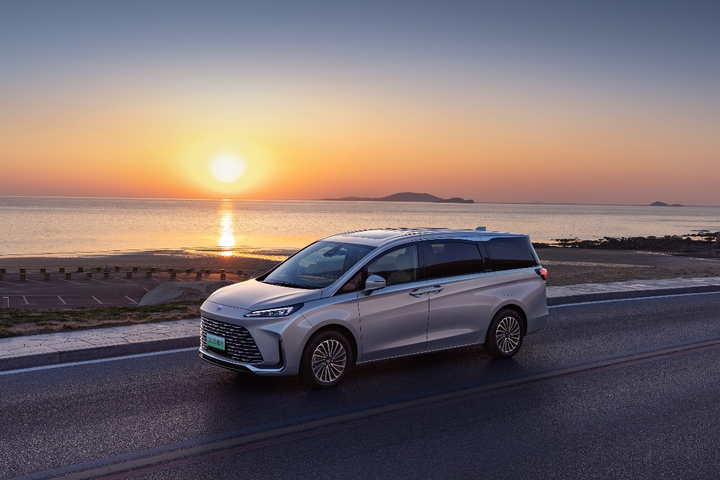 别克GL8陆尚正式上市 售价24.99万元～28.99万元 - 知乎