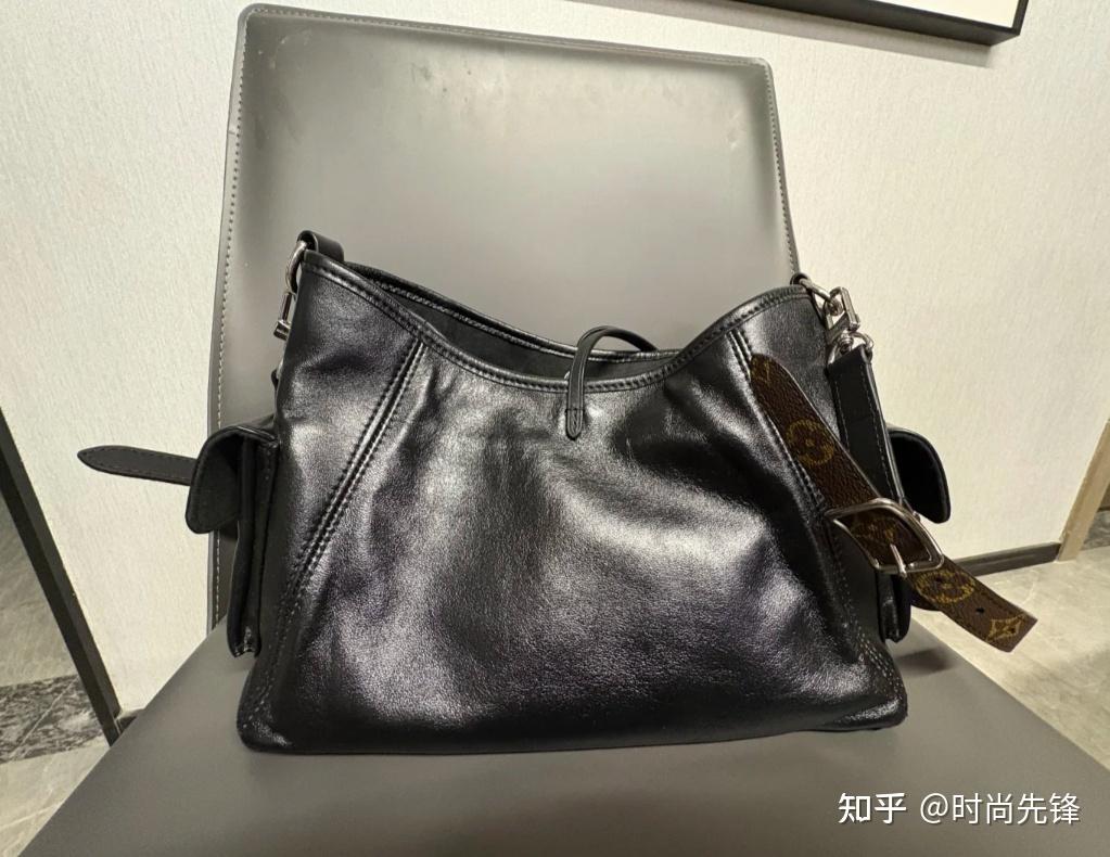近期最爱包包｜LV carryall黑武士小号 - 知乎
