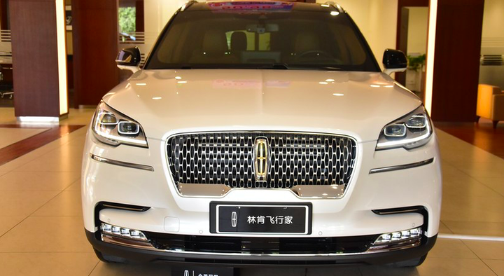 实拍2020款林肯飞行家！提供6/7座，355马力配3.0T+10AT - 知乎