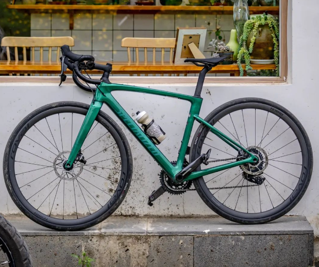 平顺就是更快！Specialized闪电 Roubaix SL8公路车发布&试骑 - 知乎