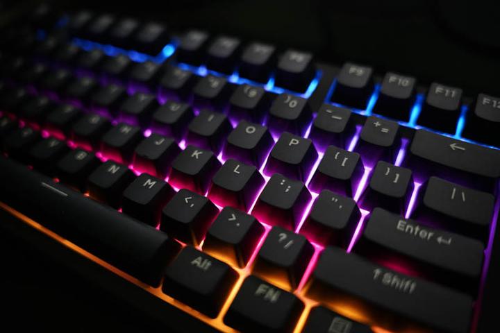 精巧与简洁的化身：HEXCORE D87 RGB机械键盘评测 - 知乎