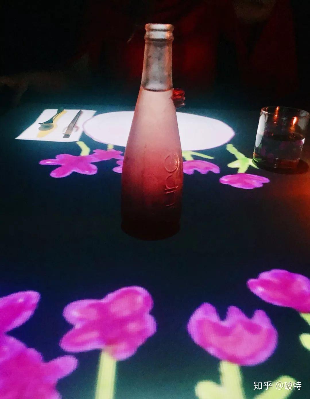 上海紫外线餐厅（Ultraviolet by Paul Pairet）是一个怎样的餐厅，就餐体验如何？ - 知乎