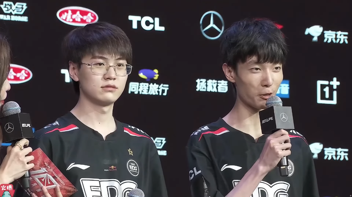 JJPLAY电竞报：EDG击败OMG成功晋级！教练带病BP，Leave感谢Uzi引全场欢呼 - 知乎