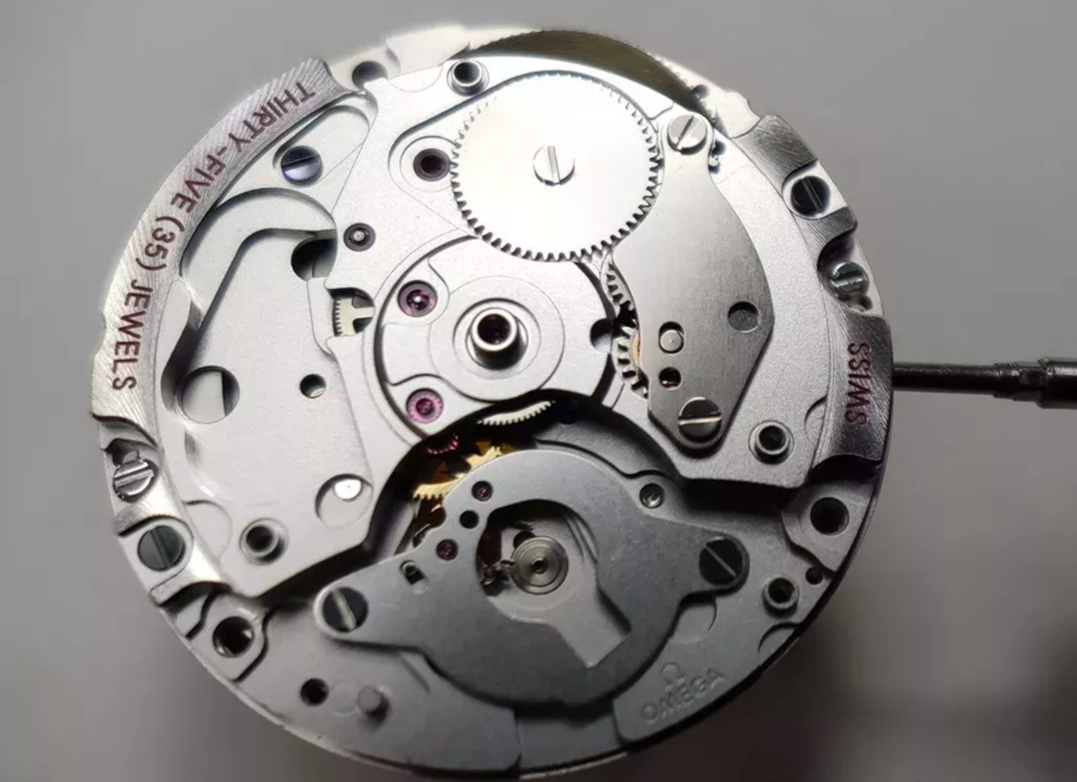 欧米茄8800机芯和8900哪个更好？ - 知乎