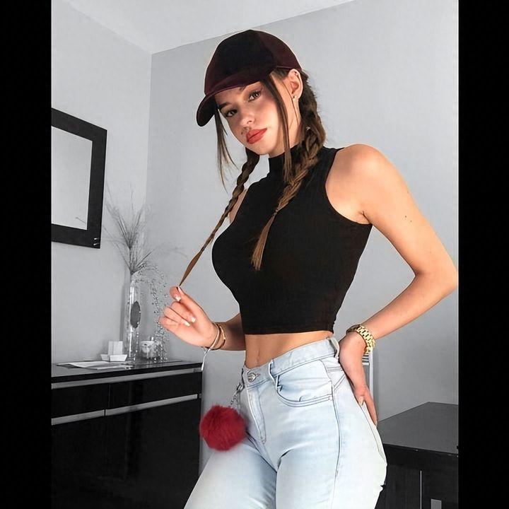 娱乐界双馨美女，Lisa Ann、Emily Willis、Leah Gotti简介及照片 - 知乎