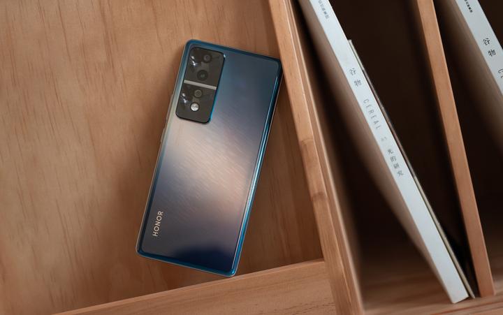 荣耀80 GT深度体验：性能与美学，3299元全给你拿捏 - 知乎