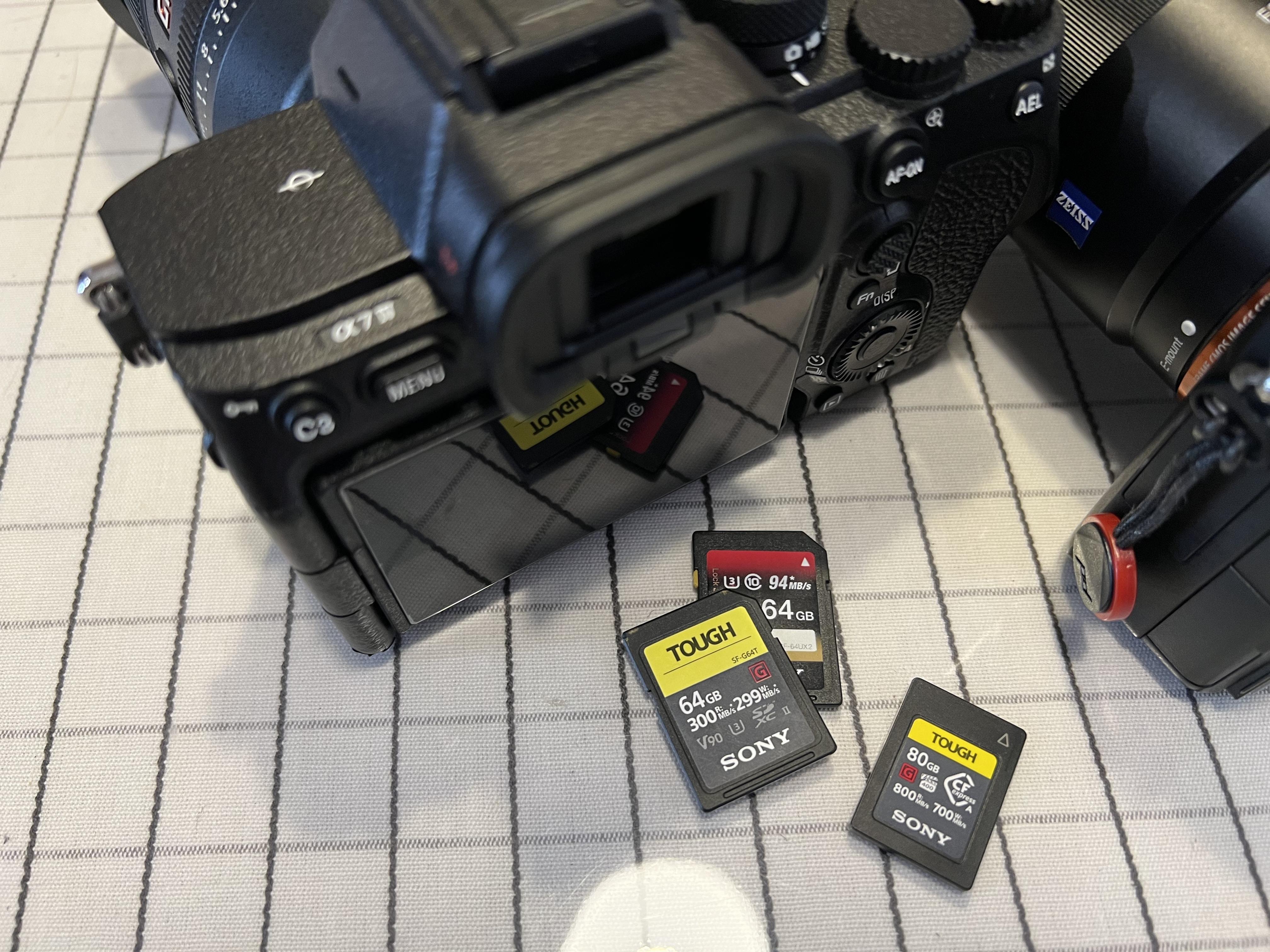 索尼A7M4、A7R4a、A7R3a、A7M3、A7C、A7S3等全画幅微单用什么存储卡(SD卡)？