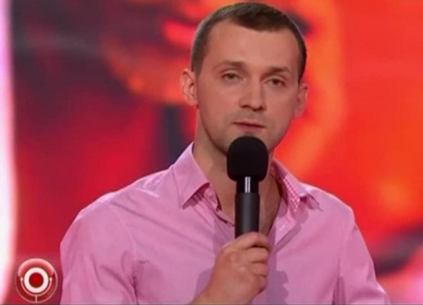 Azis/Азис「保加利亚妖王」的《Hop/Хоп》MV开头为何会出现锤镰标志和Россия字样呢？ - 知乎