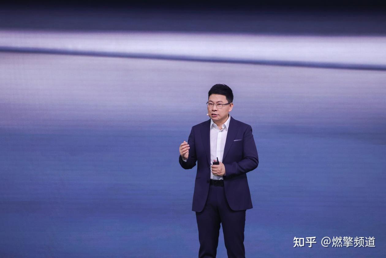 问界M8正式上市，售价35.98万元起，带来八项全能新体验 - 知乎