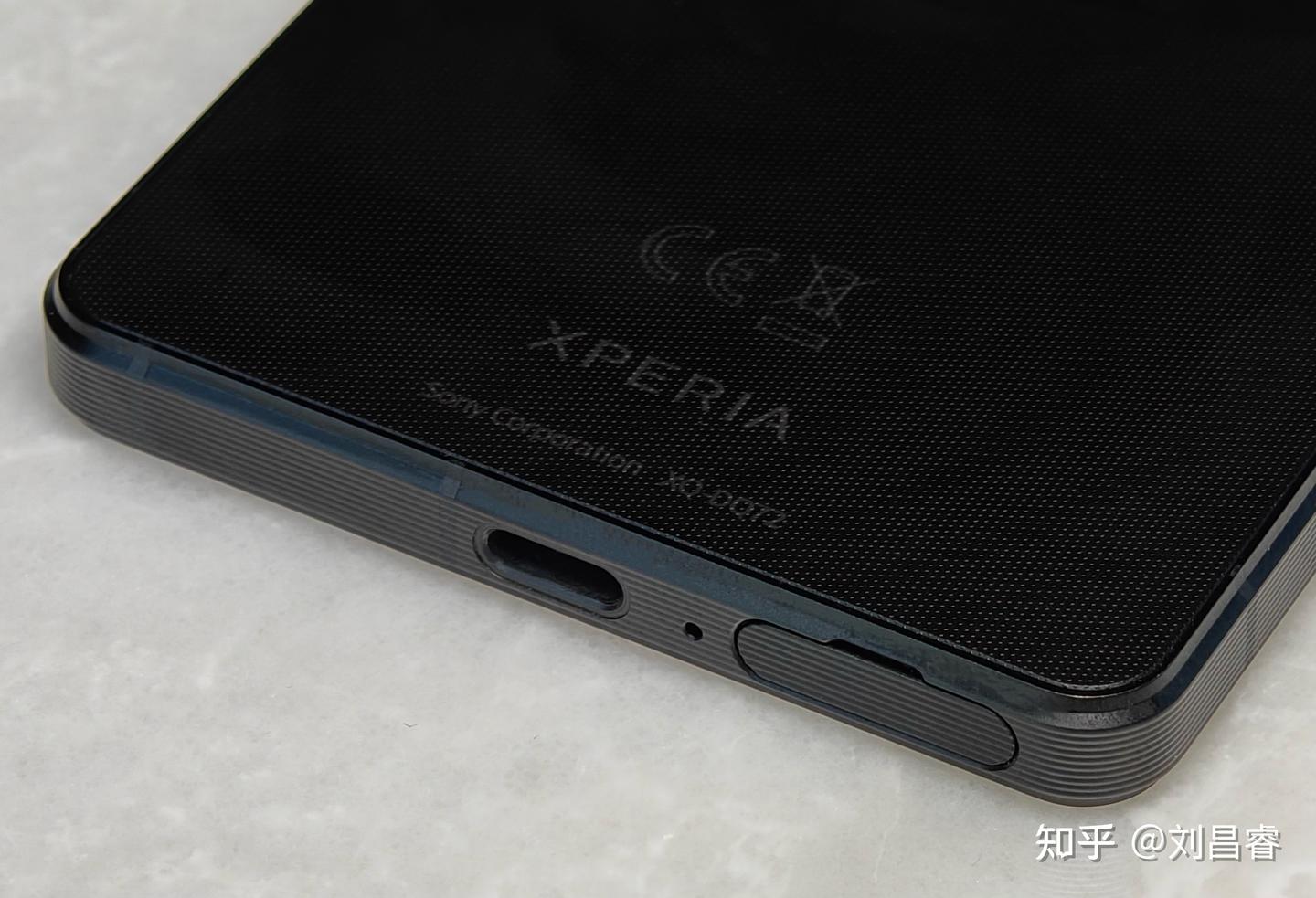 索尼 Xperia 1V 测评 —— 褪去特立独行，剩下的是东亚 iPhone 还是小众狂欢？ - 知乎