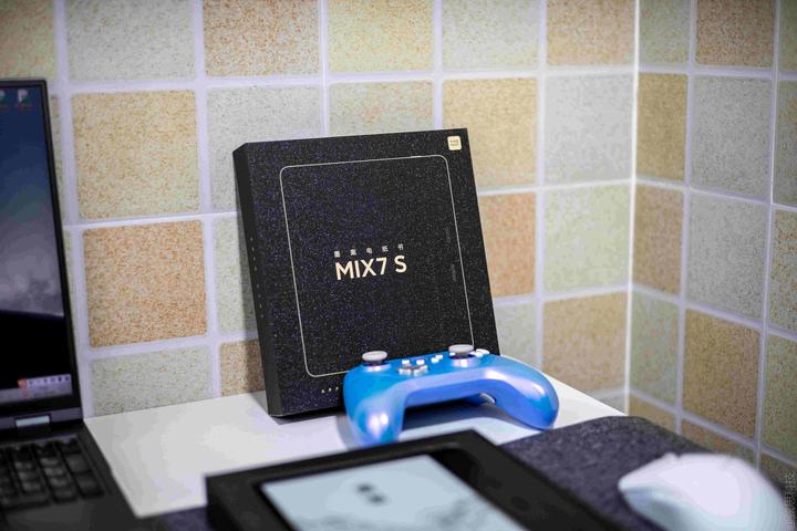 四倍续航提升！墨案MIX7 S电纸书上手体验 - 知乎