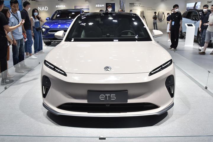 手握30多万的预算，蔚来ET5值得选择吗？ - 知乎